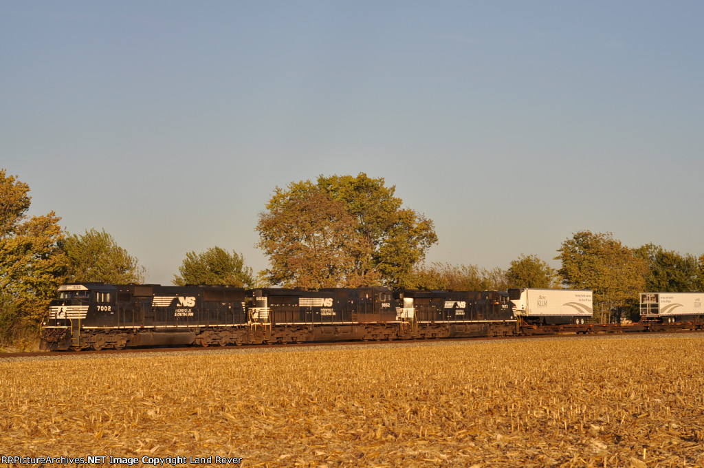 NS 7002 On NS 216 Westbound